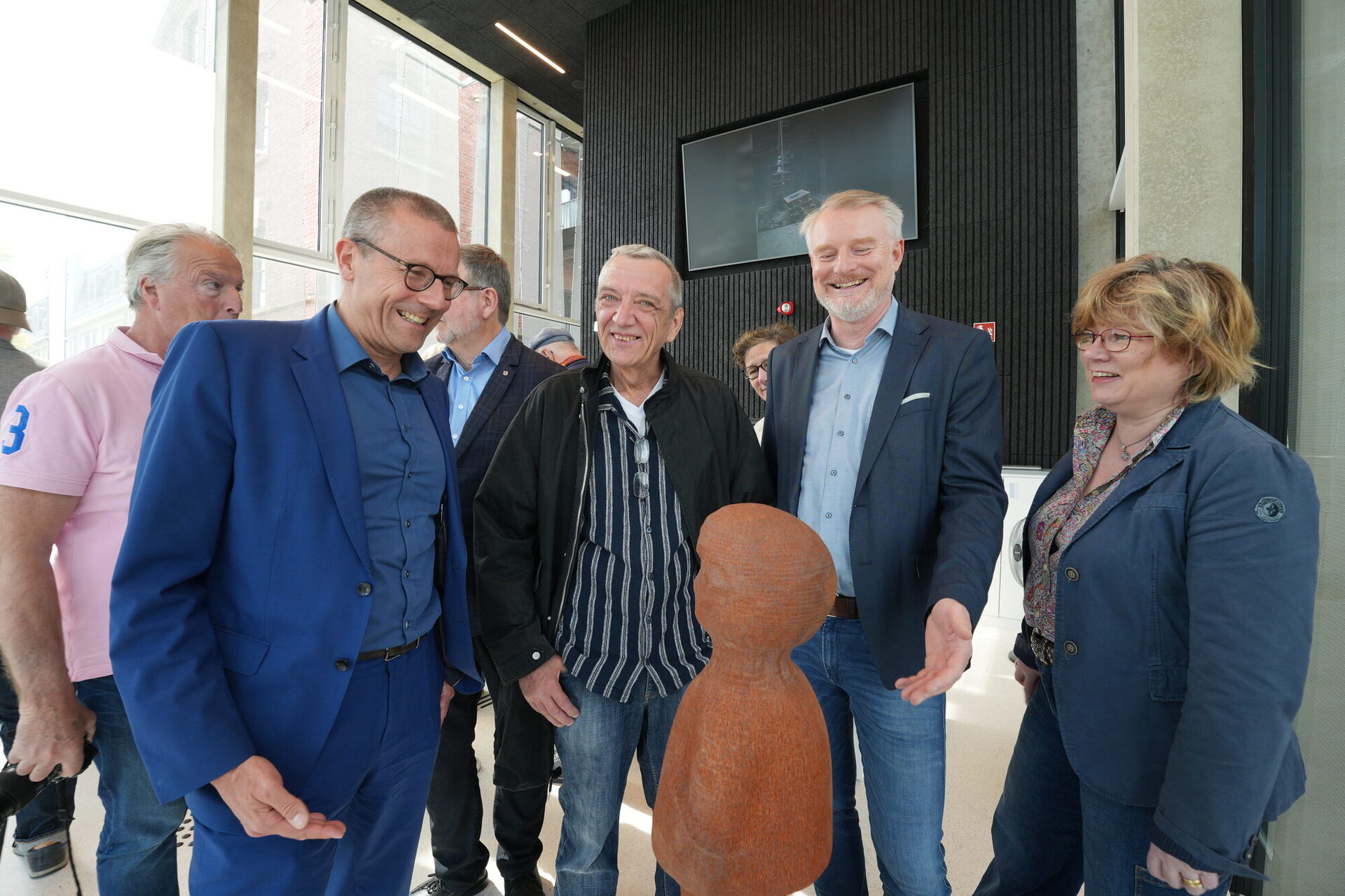 Neuer Mitbewohner: Skulptur "Der junge Engels" zieht ins Museum ...